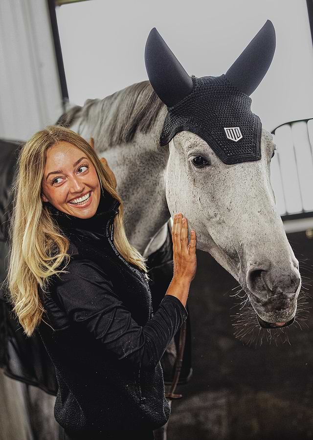 Ashley Vogel – American Show Jumper | Maya Delorez