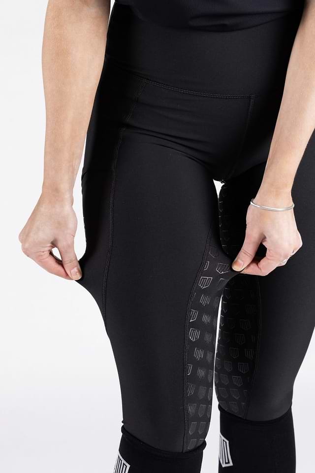 Guide: Four-Way Stretch in Equestrian Wear | Maya Delorez