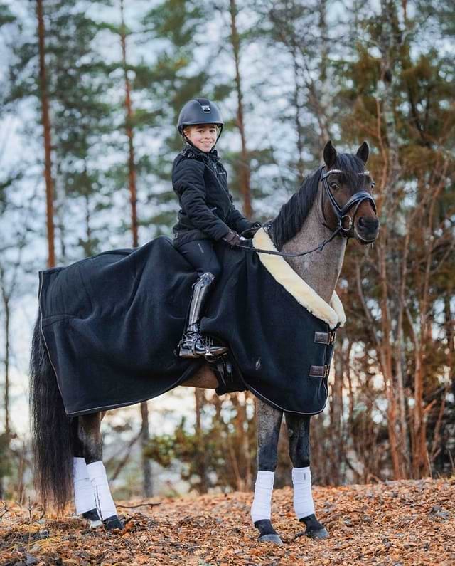 Get to Know Amelia Lilliehöök | Maya Delorez