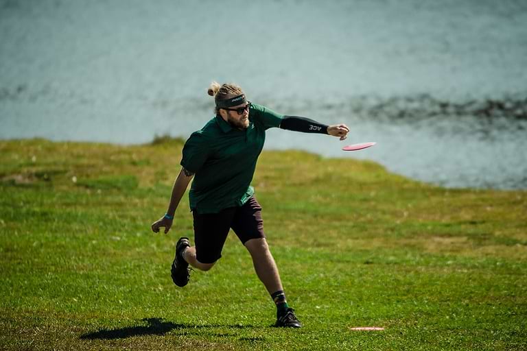 Understanding Disc Golf Rethrow Rules & Etiquette